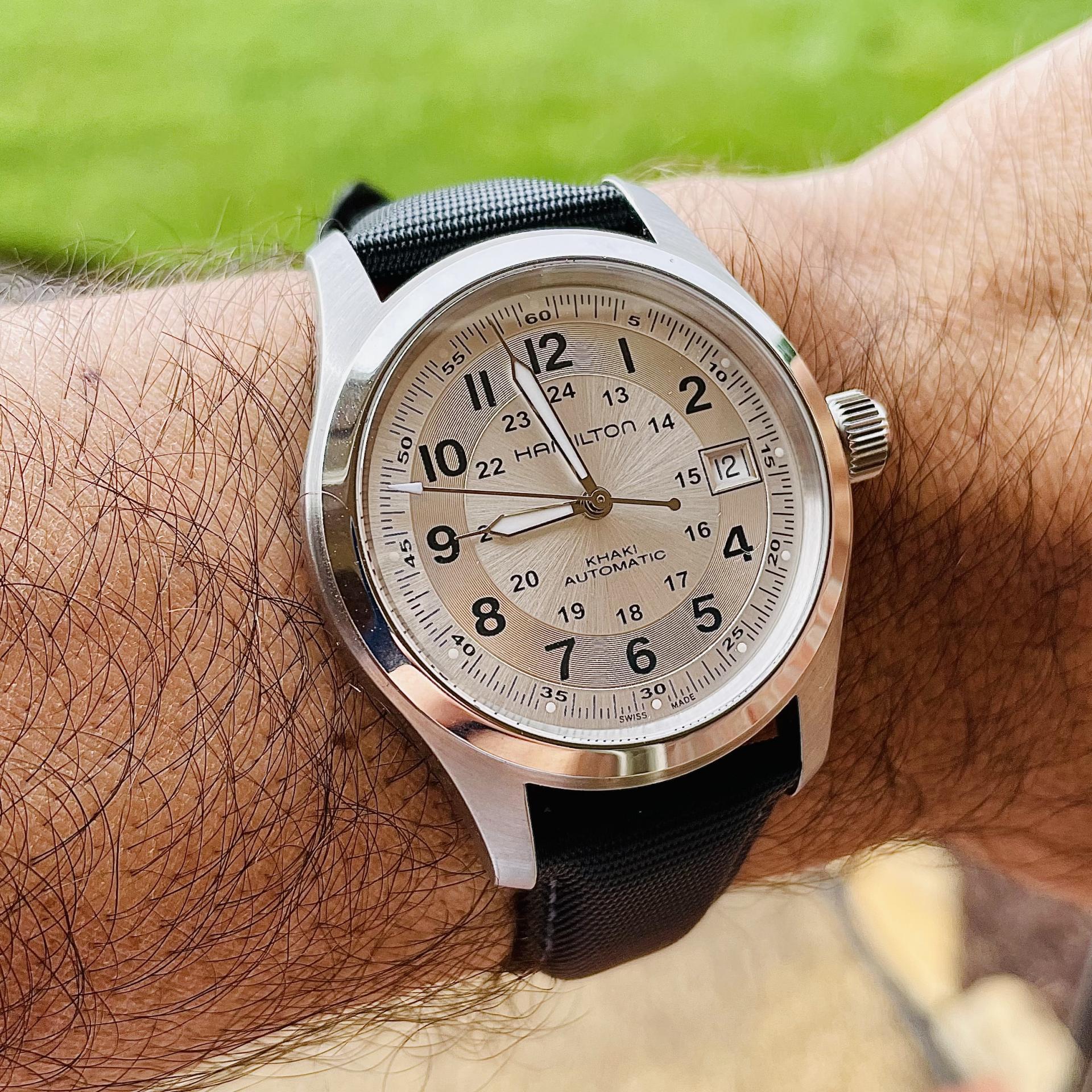 Khaki Field Automatic Silver 38 - Brown Leather Ref. H70455553 – Gnomon ...